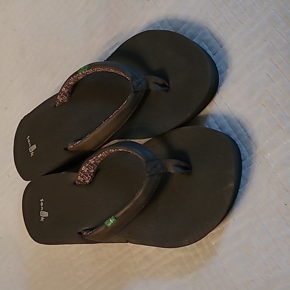 Sanuk | Shoes | Sanuk Yoga Mat Brown Leather Sandals Womens Beach Flip ...